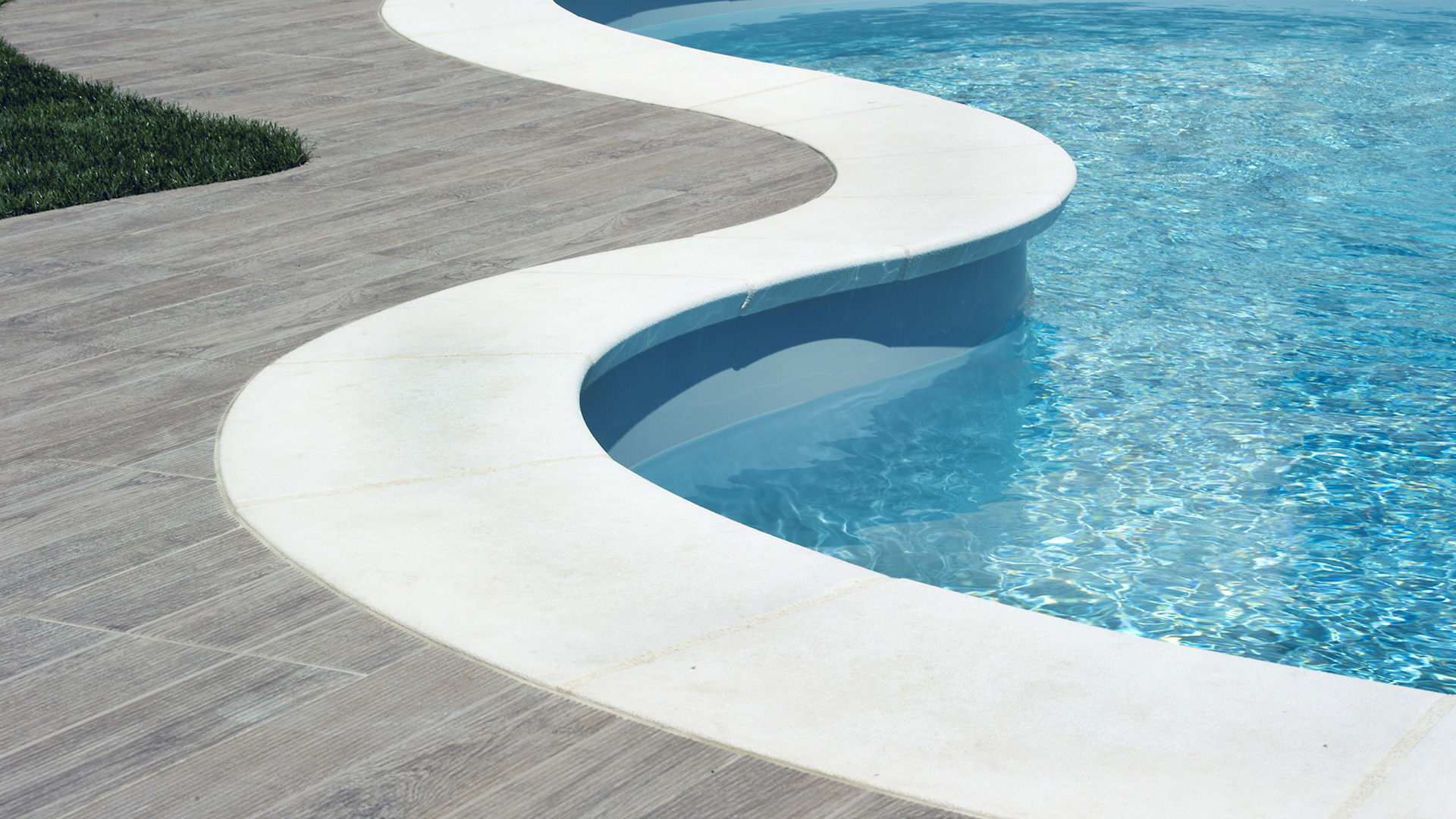 Margelles de piscines Stone | Piscines Waterair