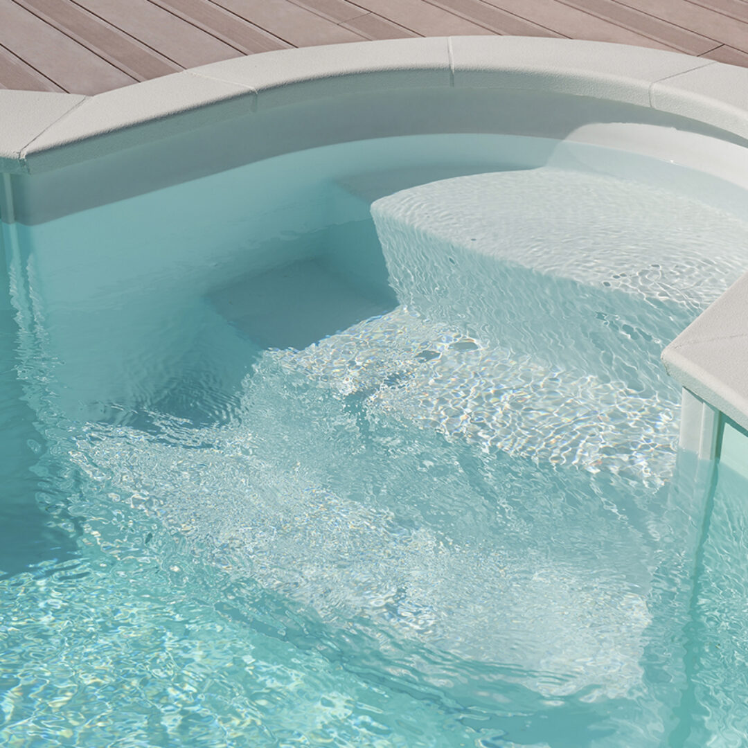Welcome pool steps