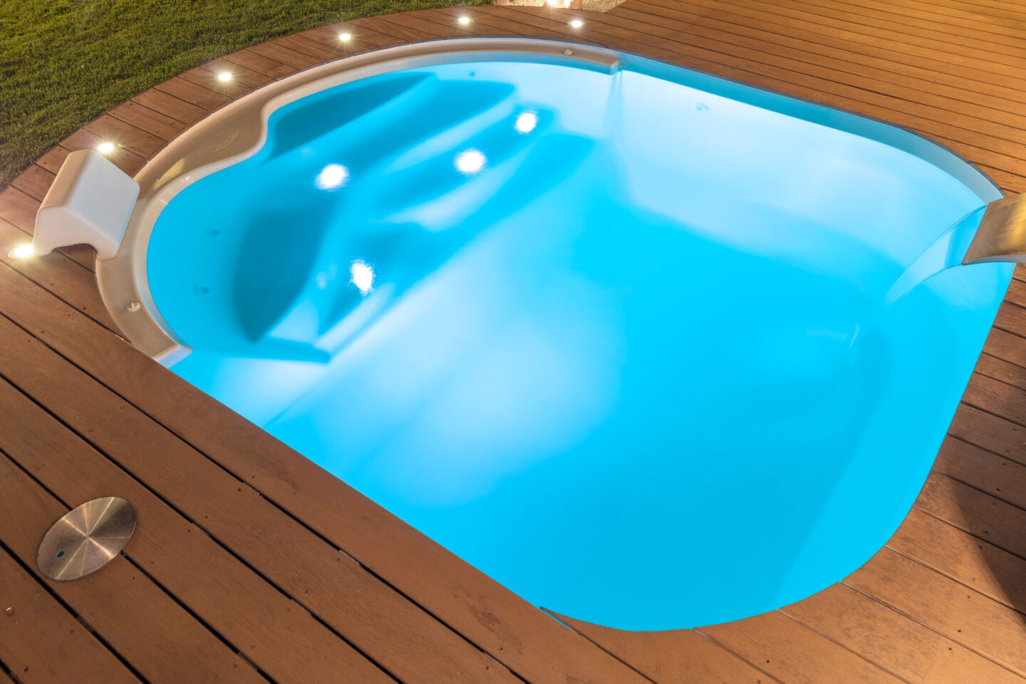 Piscine design & contemporaine - construisez la piscine vos rêves