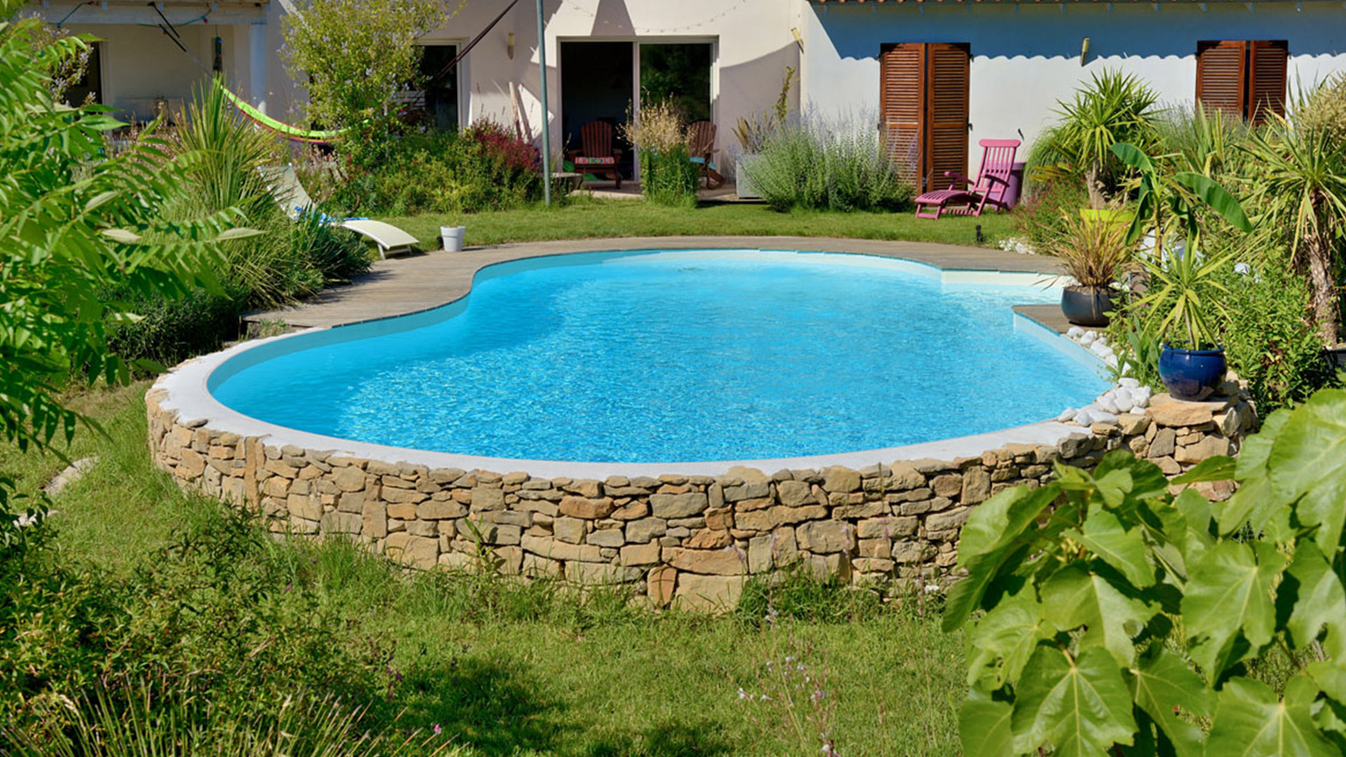 Piscine en kit acier - Panneaux brevetés, durables et facile à poser ...