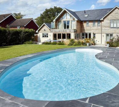 The Eva kidney-shaped pool - the contemporary kidney-shaped model ...