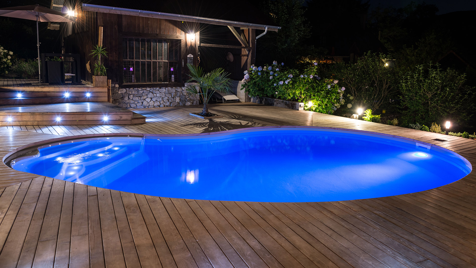 Projecteurs de piscine - éclairez votre future piscine | Piscines Waterair