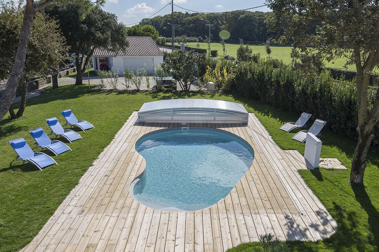 Kidney-shaped Pools | Waterair Swimming Pools