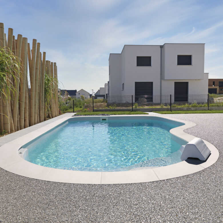 Traiter sa piscine pour la première fois en 6 étapes | Piscines Waterair